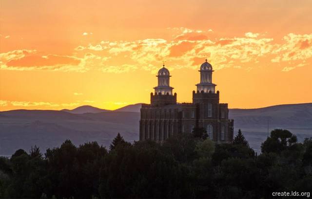 10 imagens fantásticas de templos ao pôr do sol